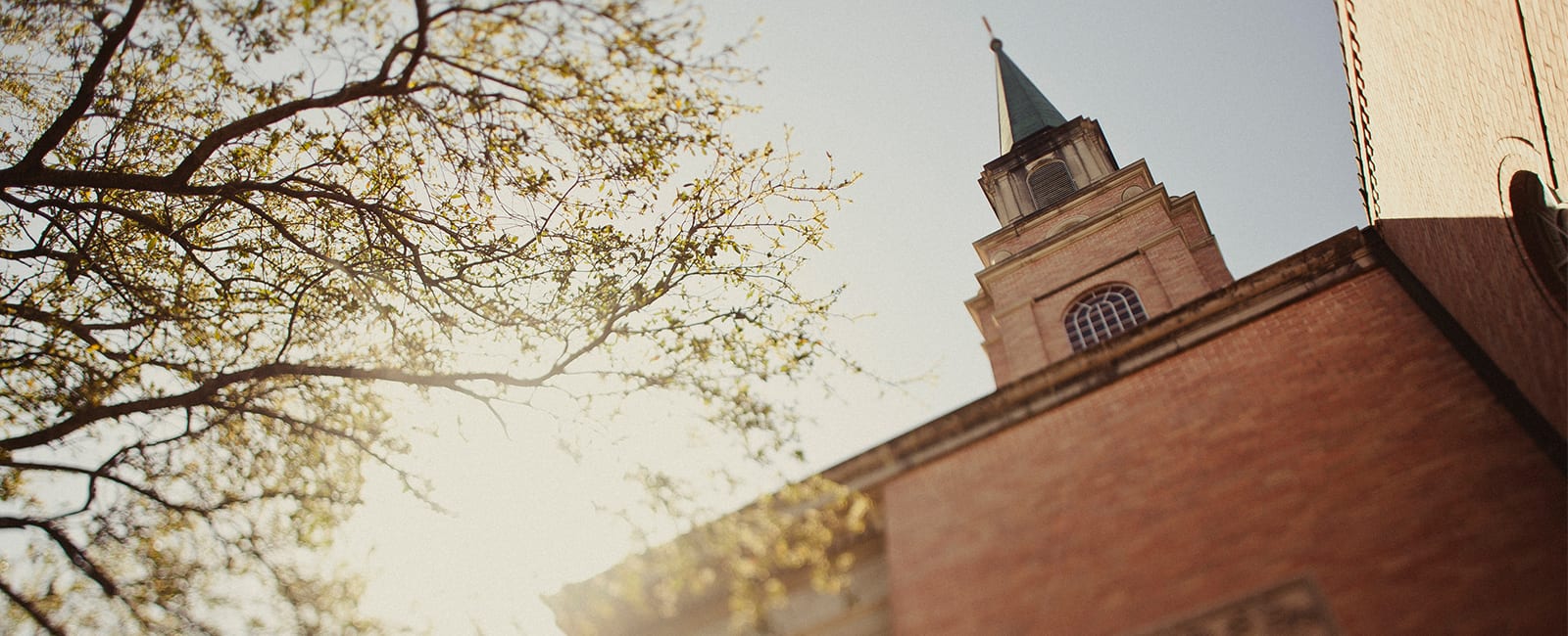 3 Ways to Welcome Church Visitors • Evangelica Sola